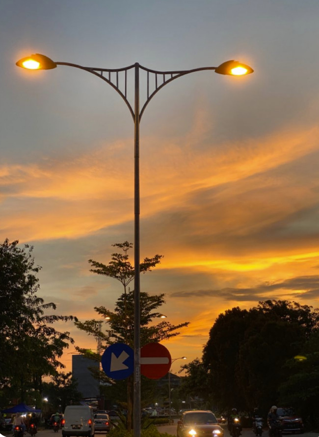 6M 8M 10M 12M 14M Galvanized Steel Street Light Pole for Highway Lighting