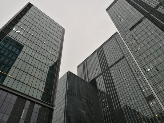 Metal Prefab Multi Storey Steel Column Building Dormitory C Z Purlin