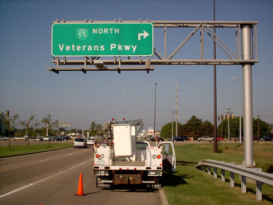 Structural Steel Cantilever Overhead Sign Truss Cantilever Type Highway ...
