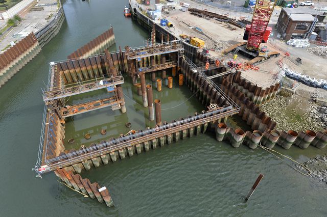 Vertical Interlocking System Steel Sheet Piles Hot Rolled Cold Formed