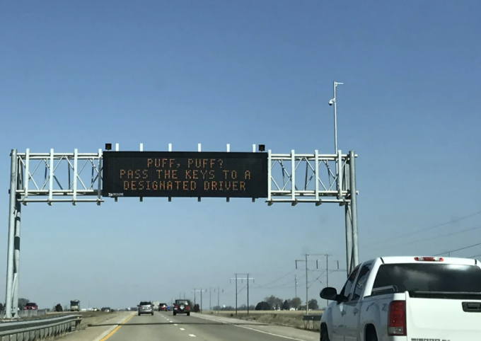 Galvanized Steel Road Sign Posts Overhead Sign Structures