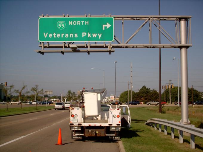 Structural Steel Cantilever Overhead Sign Truss Cantilever Type Highway ...